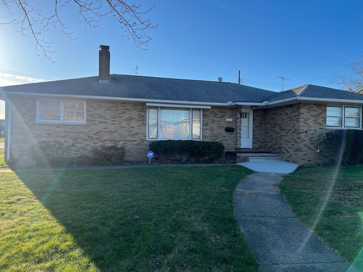 Walking Distance To Hall Of Fame - Canton, OH