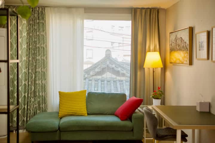 Artist Family's Cozy 2nd Home At Seongbuk-dong - Seoul