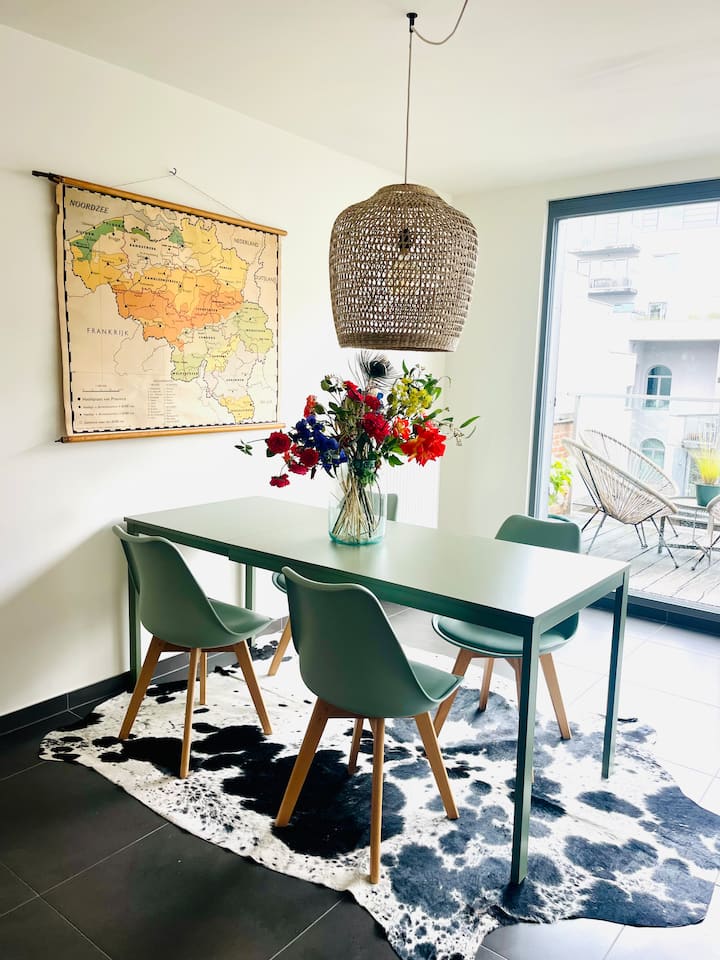 2 Br Waterfront W/ Sundeck & Parking Top Location! - Gent