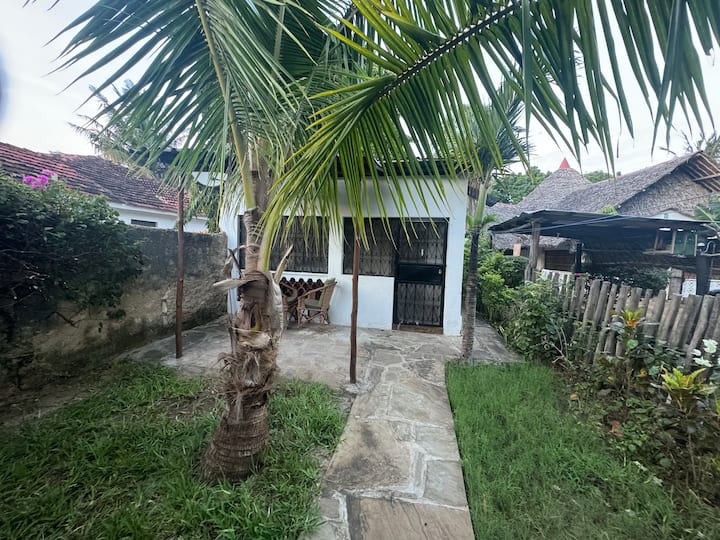 Karibu House 400m To The Beach - Diani Beach