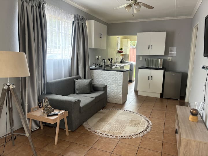 Tana’s Flat. Self Catering Home Away From Home - Brakpan