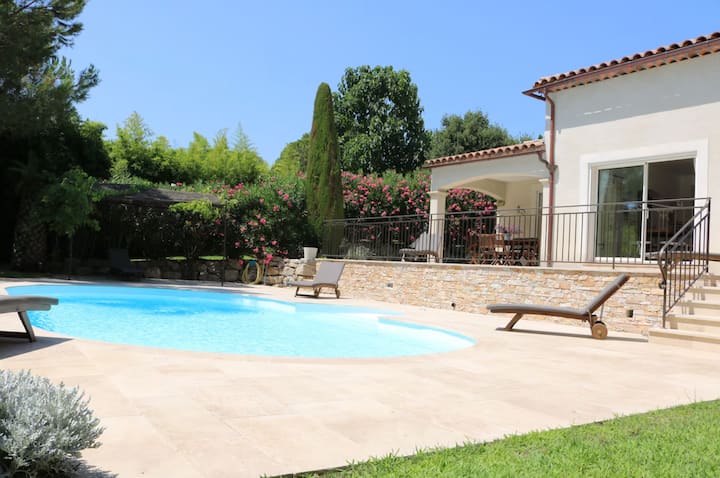 Antibes Luxury Villa With Pool - Antibes