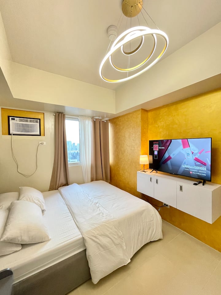 Casa Bella - Two Bedroom Apartment In Bgc. - Taguig