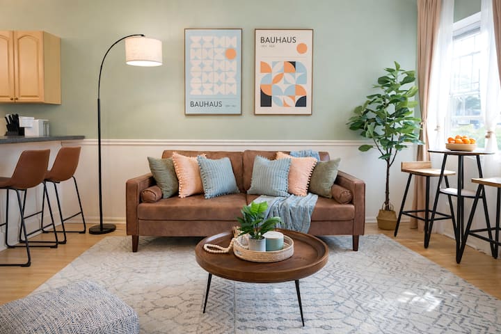 Charming Historic Home | Free Parking Near Forsyth - 서배너