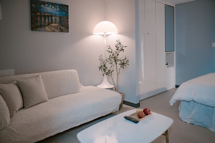 무료주차&연박할인& 셀프체크인&
크루즈,아르떼뮤지엄 특별 할인&넷플& 롯데몰3분
동동이네2 - Yeosu-si