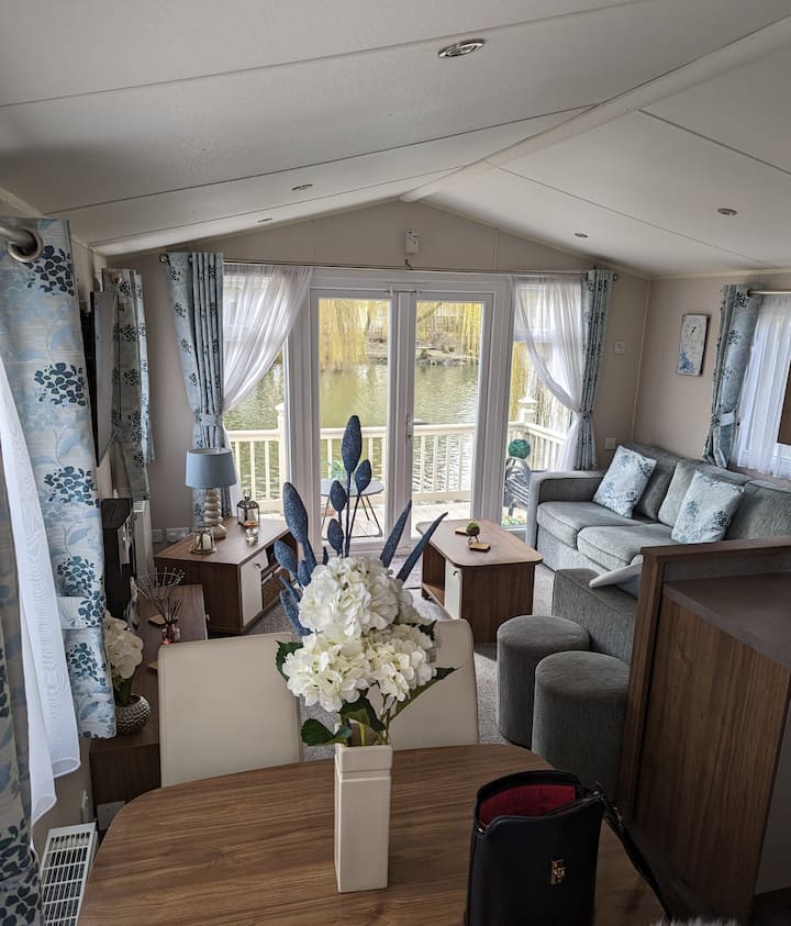 Static Caravan/southview/cedar Lake - Skegness