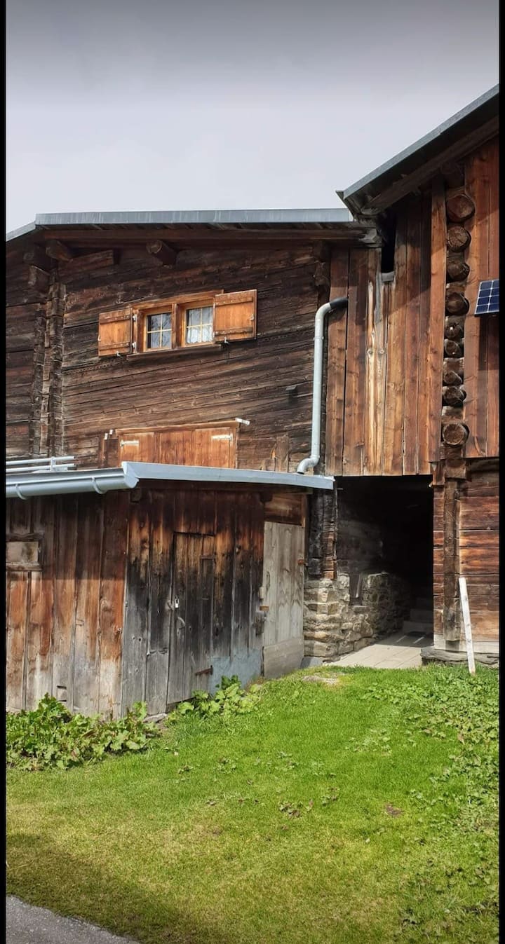 Einfache, Schön Eingerichtete Oberstock, Hütte - Vals