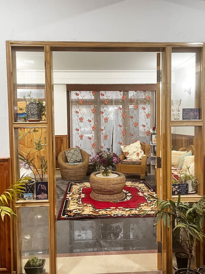 Andrew’s Homestay
Centrally Located, 1 Km  To Mg - Gangtok