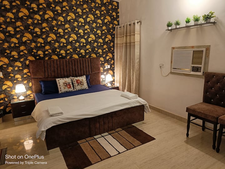 Apartment In Varanasi - Varanasi
