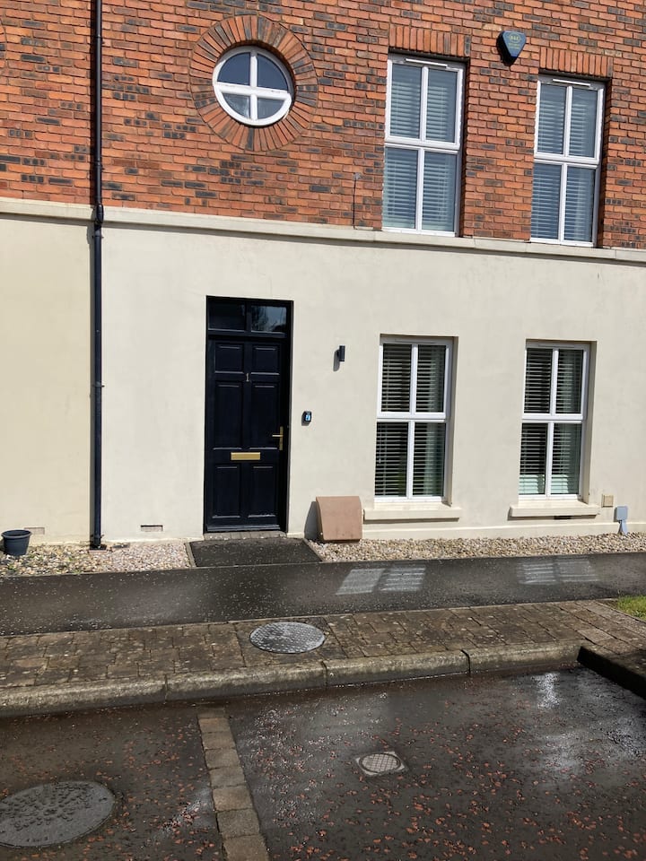 The Mews 1 Near Coleraine University & North Coast - Portstewart