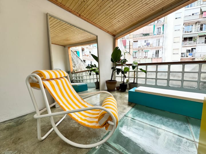 Mid Century Modern Indoor/outdoor Living Art Loft - Barcelona