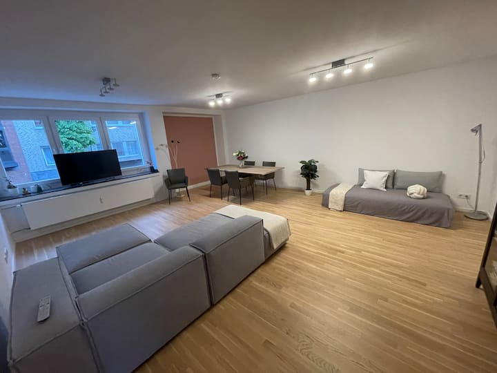 Cosy Room Women Only In Hipp Area - Close To Messe - Düsseldorf