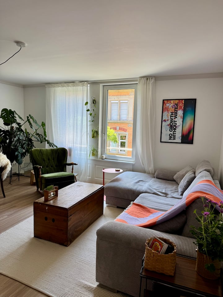 Bright Modern Apartment In A Historic Building - シュトゥットガルト