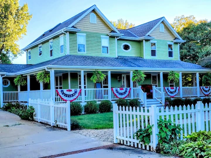Love America. Love This House - Big Bend, WI