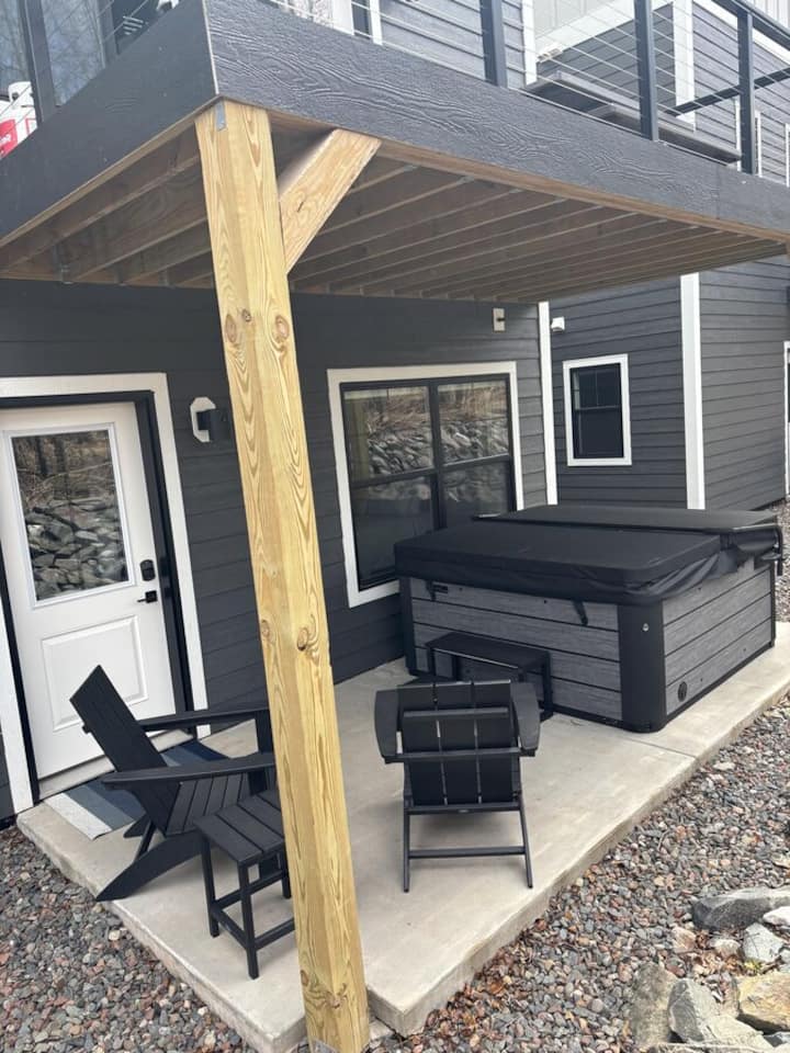 Riverwest Nordic Nest- Hot Tub-sauna-dog Friendly - Duluth, MN