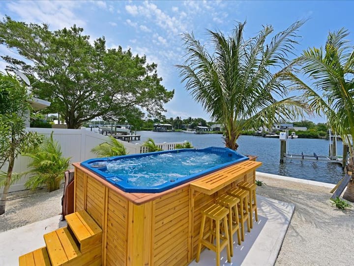 Boaters Waterfront Bungalow•private Dock• Swim Spa - Anna Maria Island, FL