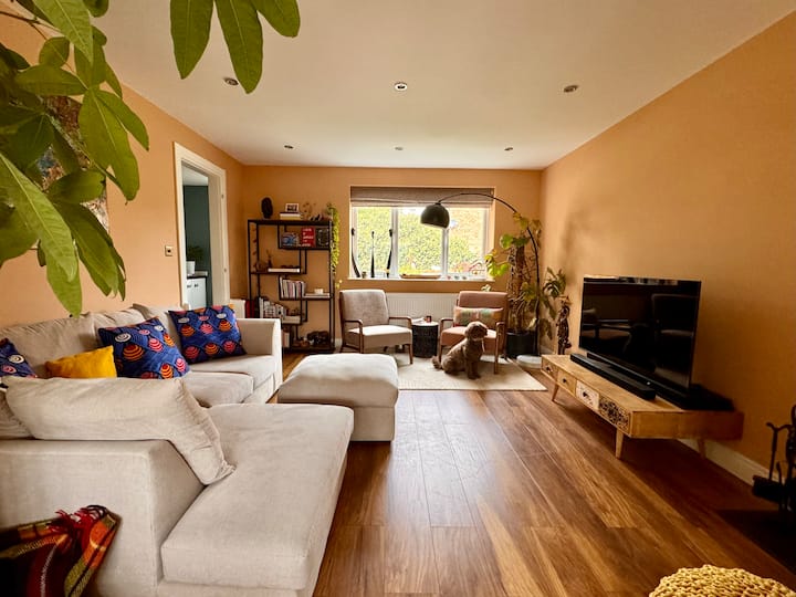 Spacious And Comfy Family House! - Ilford