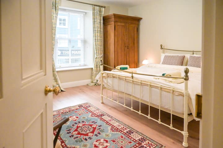 Elegant Restored Townhouse For 8, Westport Centre - Westport, Ireland