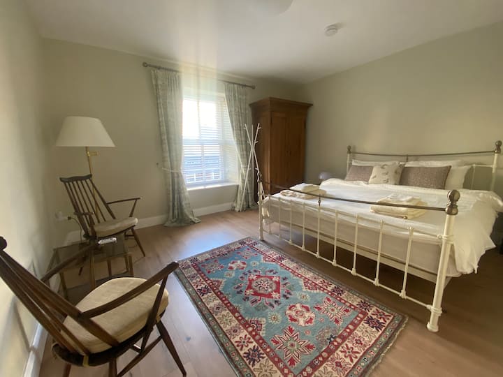 Elegant Restored Townhouse For 8, Westport Centre - Westport