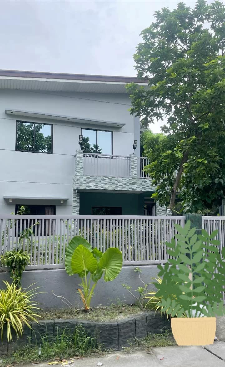 2 Storey Holiday Home In Bacolor, Pampanga - Bacolor