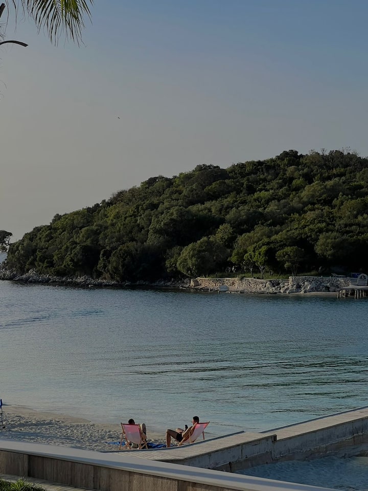 Cozy Two-bedroom Apartment For 7 Guests - Ksamil