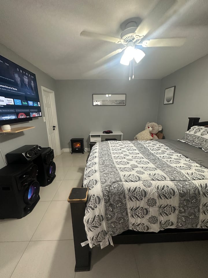 Hermosa Suite Privada Con Entrada Independiente. - New Port Richey, FL