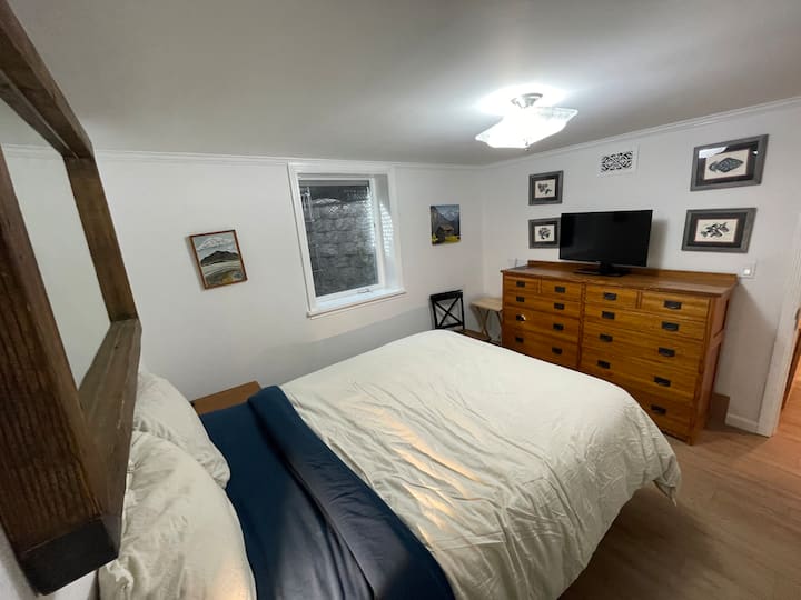 Ravenna Basement Apartment - Seattle, WA