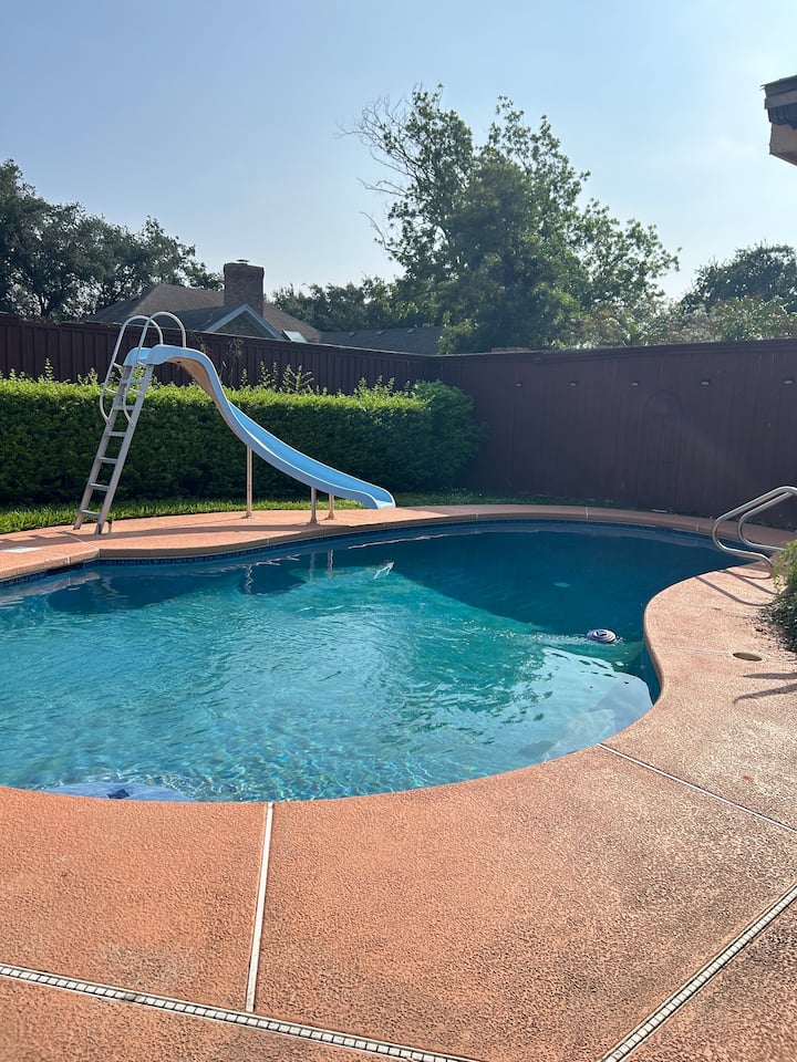 Central Mcallen Home With Pool! ! - Edinburg, TX