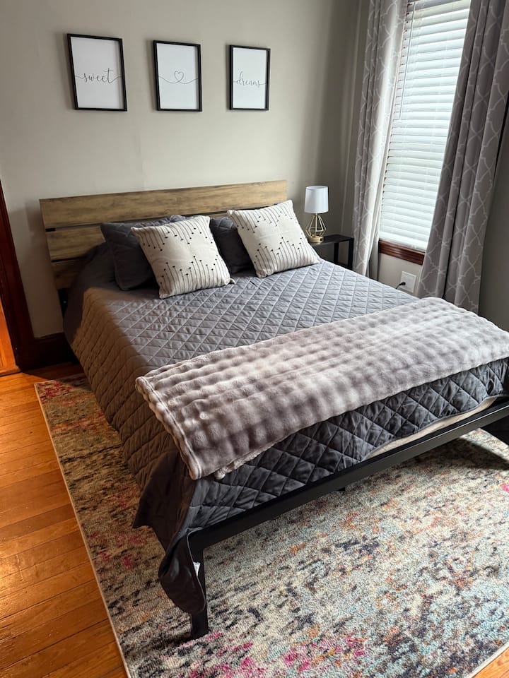 Cute & Cozy Apt W/renovated Bath - Brighton - Boston