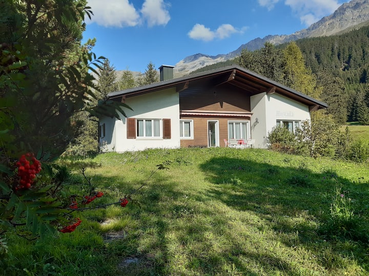 House With Mountain Views & A Sun Terrace - Valbella