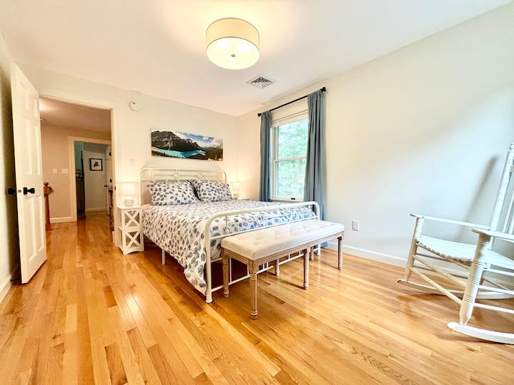 Peaceful Wooded Oasis Near Portland & Beaches - Cape Elizabeth, ME