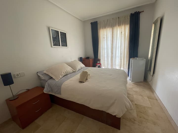 Habitación Con Baño Y Terraza - Torrevieja