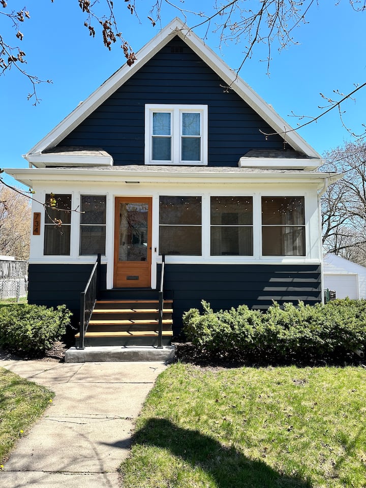 Character Home - Eaa Rental - Oshkosh, WI