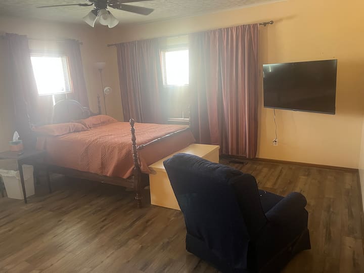 1 Bedroom Apartment Unit 2 - Vincennes, IN