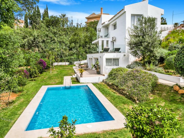 Villa  In Marbella - Marbella