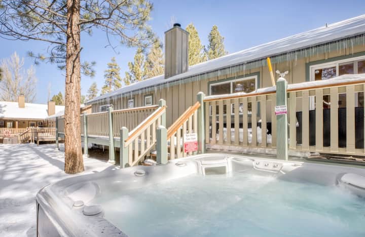 Four Bears Retreat-spa, Billiards, Poker, Hugeyard - Big Bear Lake, CA