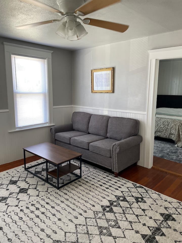 Nice 1 Bedroom Apt (Monthly) - Rhode Island