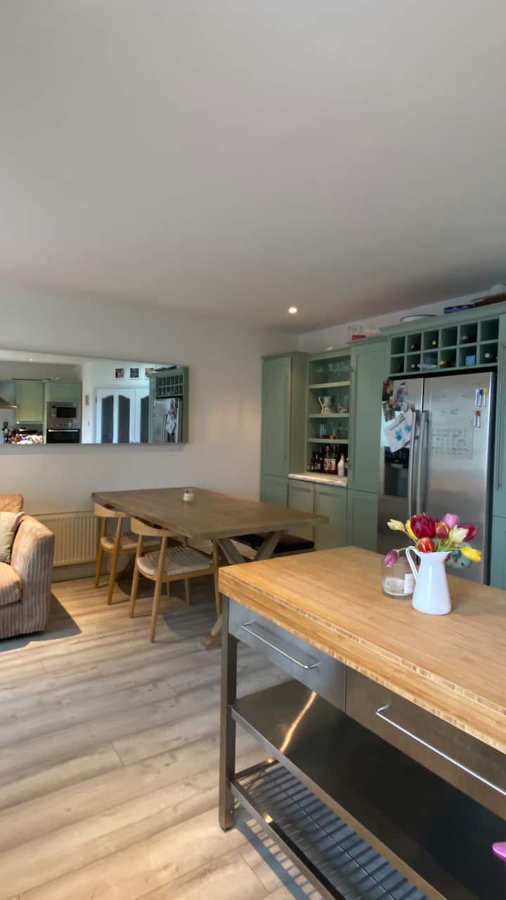 Lovely Private Rooms Available - Bray