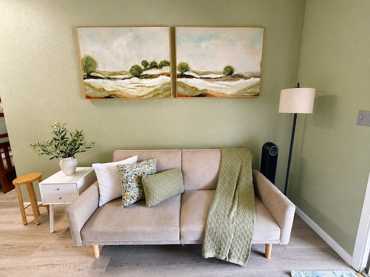 Small Studio Close To The Airport - Alaska