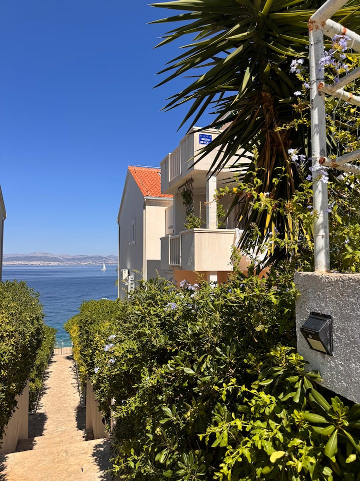 Keko, Sutivan, Brač, Beachfront, Free Parking - Milna