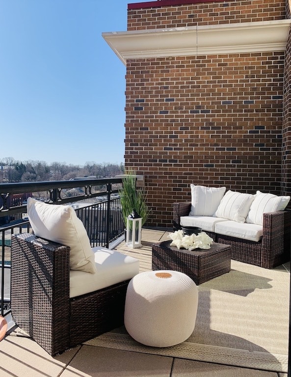 Broadway Penthouse-Walk to Track - Condominiums for Rent in Saratoga ...