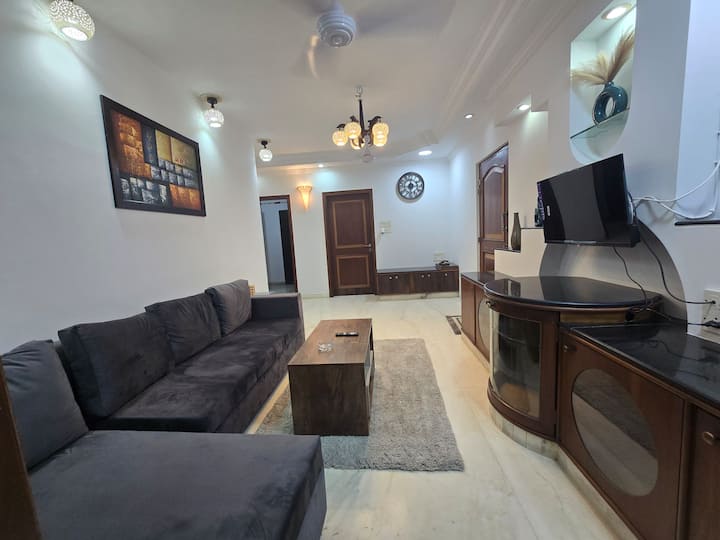 Spacious 4bhk Apartment Near Mumbai Airport - Mumbai
