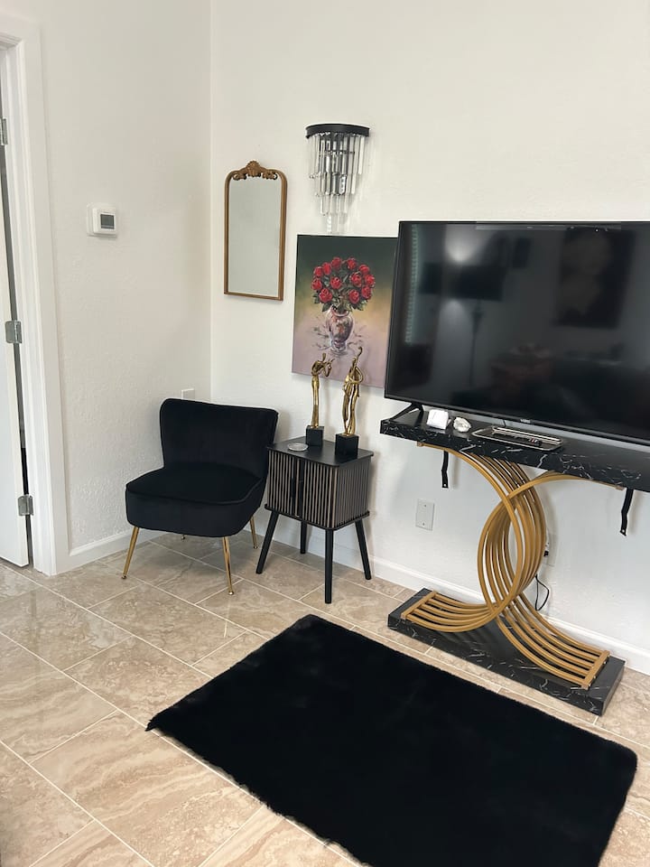 Monroe Suite - Joplin, MO