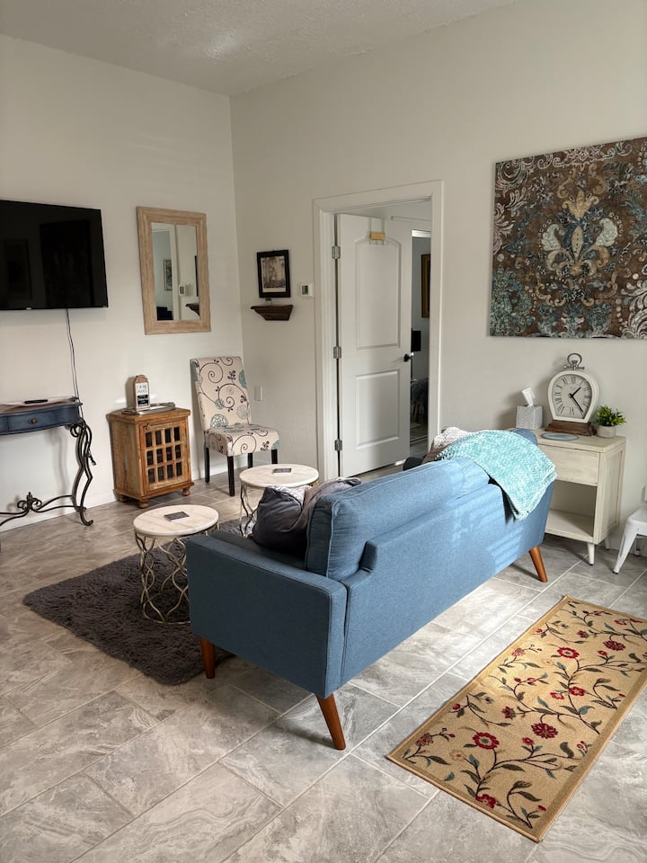 Dazzling, Cozy Retreat - Joplin, MO