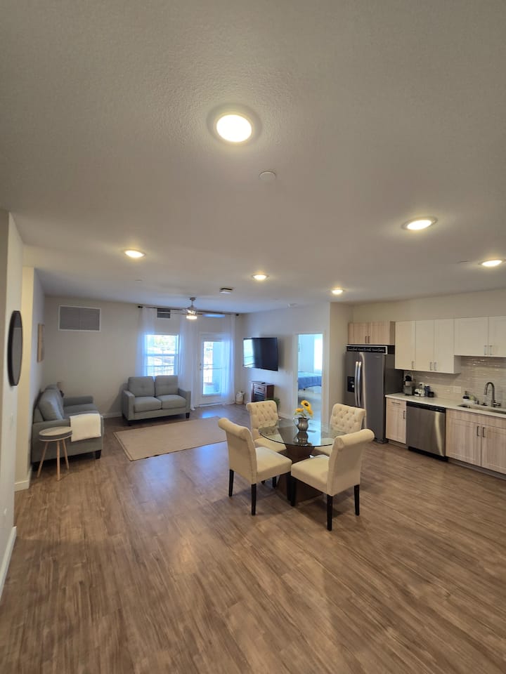 More Space For Your Comfort - Rio Rancho, NM