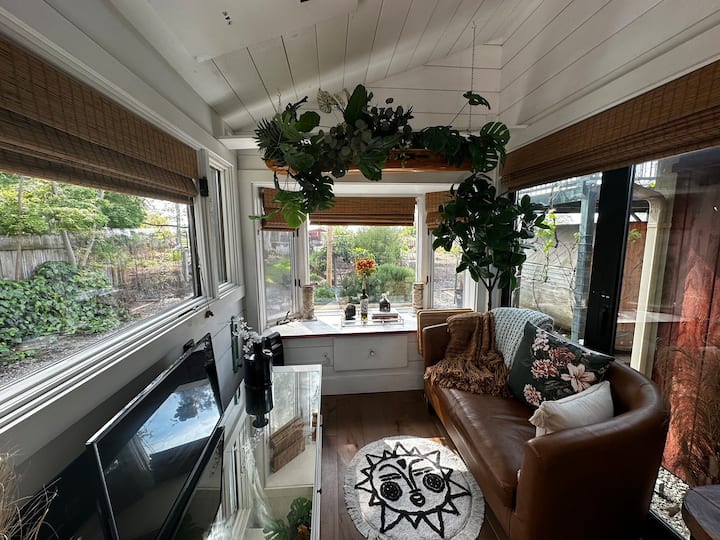 The Hen House: A Tiny Farm Stay - Lodi, CA
