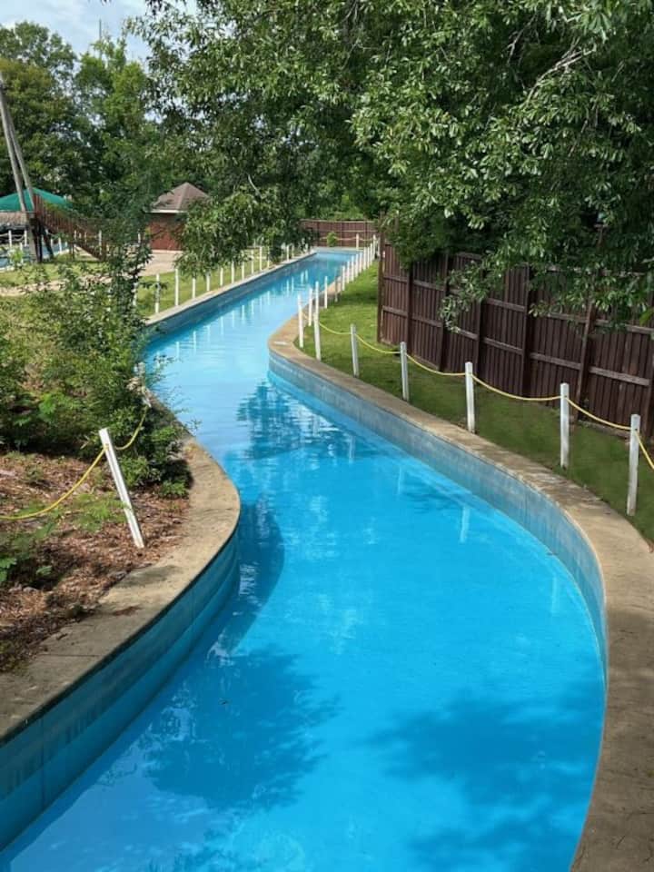 Cabin / Retreat With Lazy River And Pools - Auburn, AL