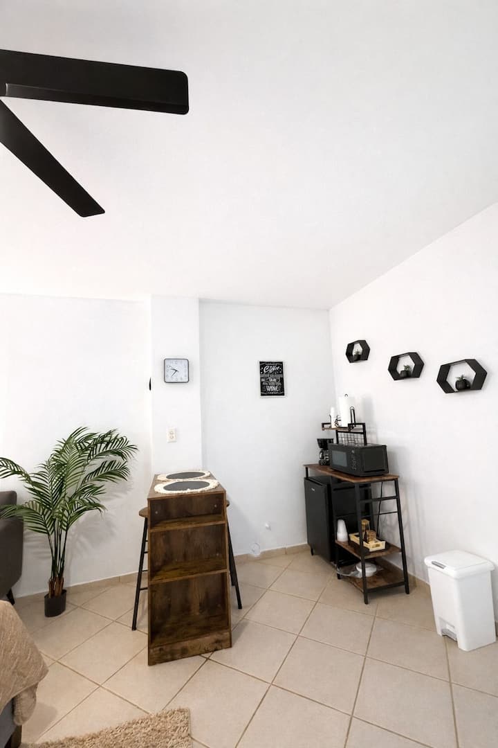 Paradise Retreat - Levittown