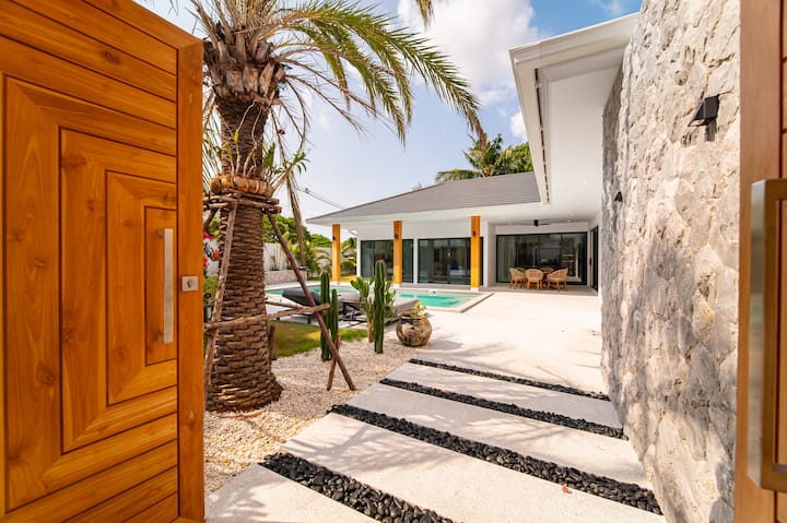 Apsara 01 • 3br Private Pool Villa • Maenam - Thailand