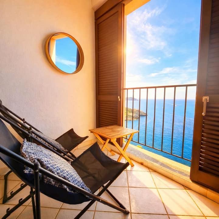 Vue Mer Incroyable Au Coeur De La Citadelle - Calvi